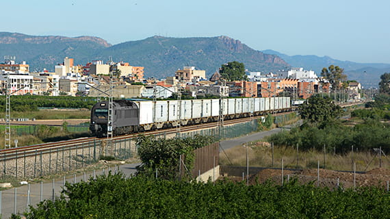 MSC Introduces New Spanish Rail Service for Reefer Cargo | MSC